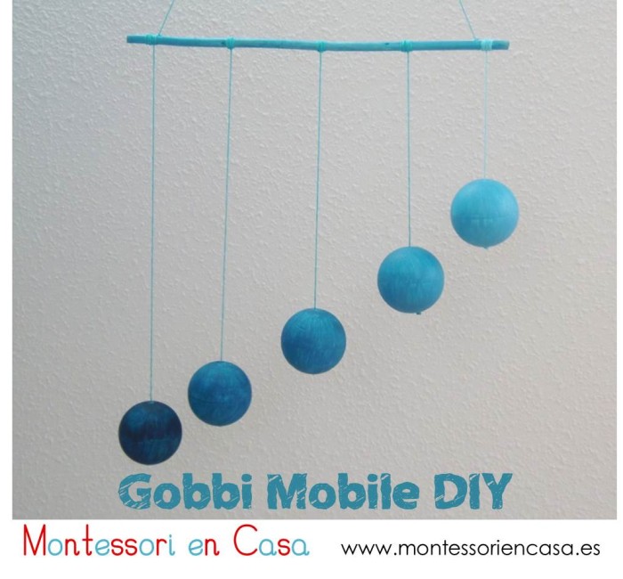 Móvil de bebé «Gobbi» (Tutorial) – DIY «Gobbi» baby mobile – Montessori ...